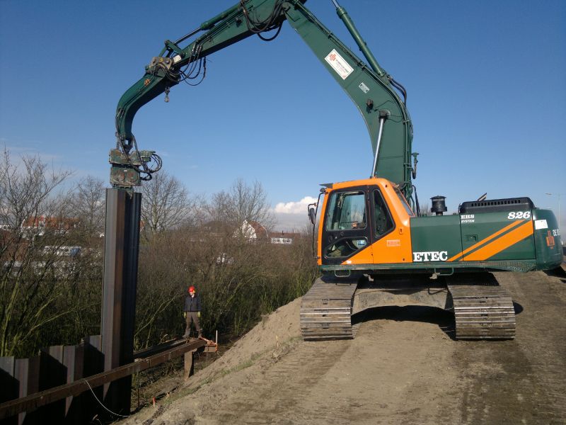 Hydraulische kranen - De Boer & De Groot civiele werken